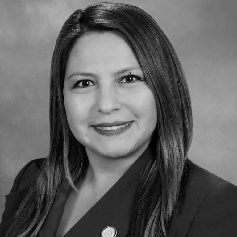 Elizabeth Guzman - Politicon